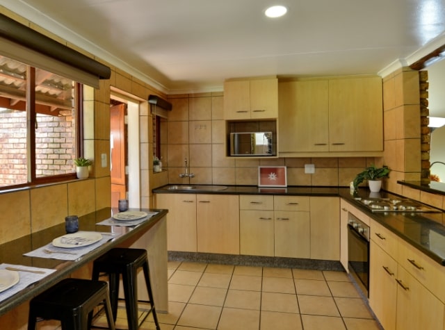 Roodeplaat Accommodation - Manzi Monaté